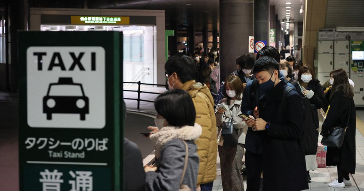 In Photos: Bullet train derails, traffic disrupted after strong quake ...