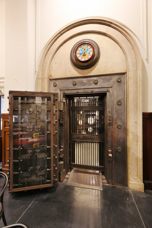 Retro Japan in Photos: Ex-bank branch built in 1931 retains dignity in ...