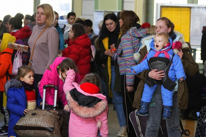 Ukraine refugees near 4 million. Will exodus slowdown last? - The Mainichi