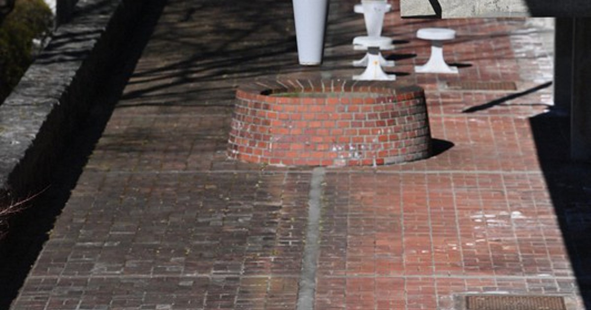 Retro Japan in Photos: Art college's large lecture hall has ...