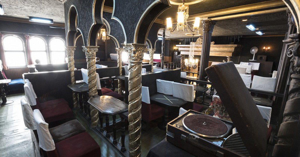 Retro Japan in Photos: Tokyo classical music cafe est. in 1926 ...