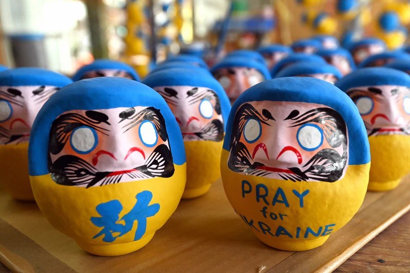 In Photos: Japanese 'daruma' dolls painted blue and yellow with call to ...