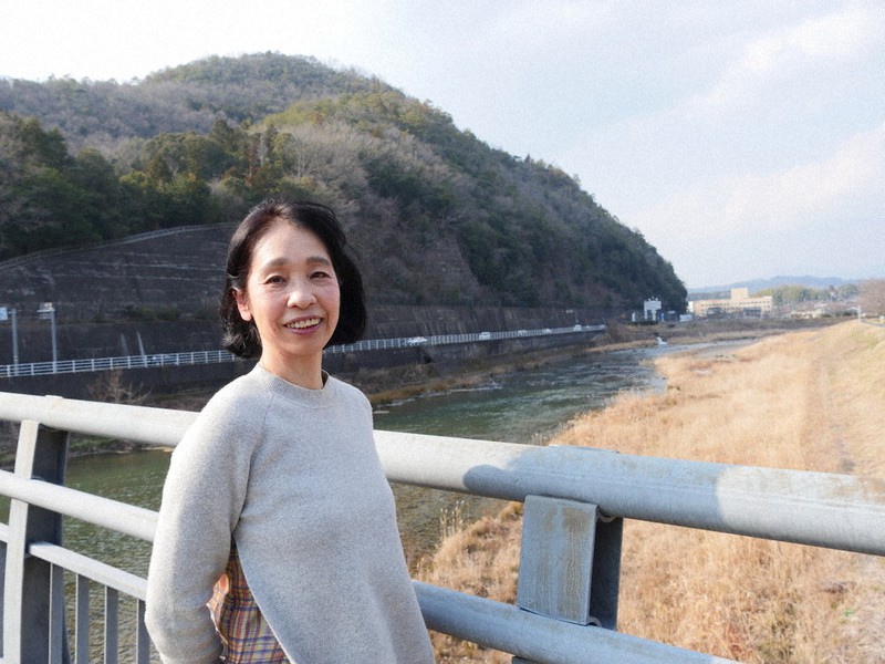 表現者の目・ローカルな暮らしから:/中 作家 あさのあつこさん その土地の「個性」大切に /岡山 毎日新聞