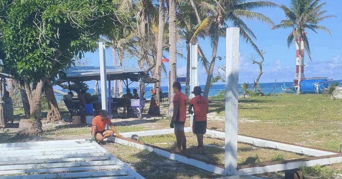 Philippines establishes coast guard outposts in disputed sea - The Mainichi