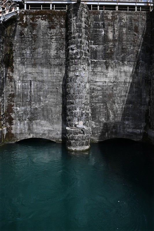 Retro Japan in Photos: Oldest roller dam in country in scenic canyon ...