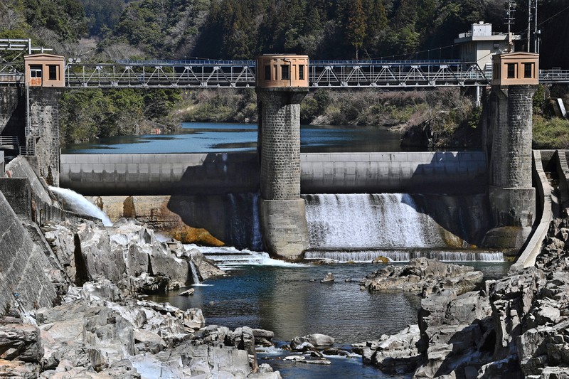 Retro Japan: 'Castle' dam in Gifu Pref. still producing power after ...