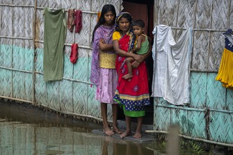 Dozens dead, thousands homeless in Bangladesh, India floods - The Mainichi
