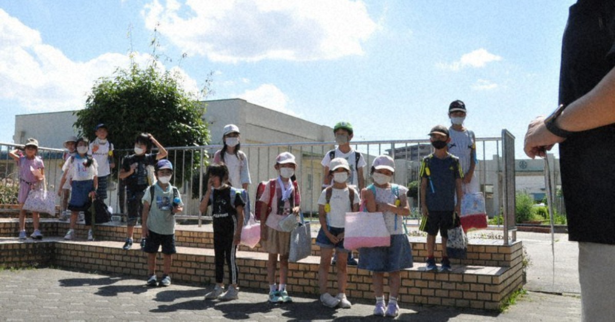 Japan teachers struggle to get kids to take off masks even as temps hit ...