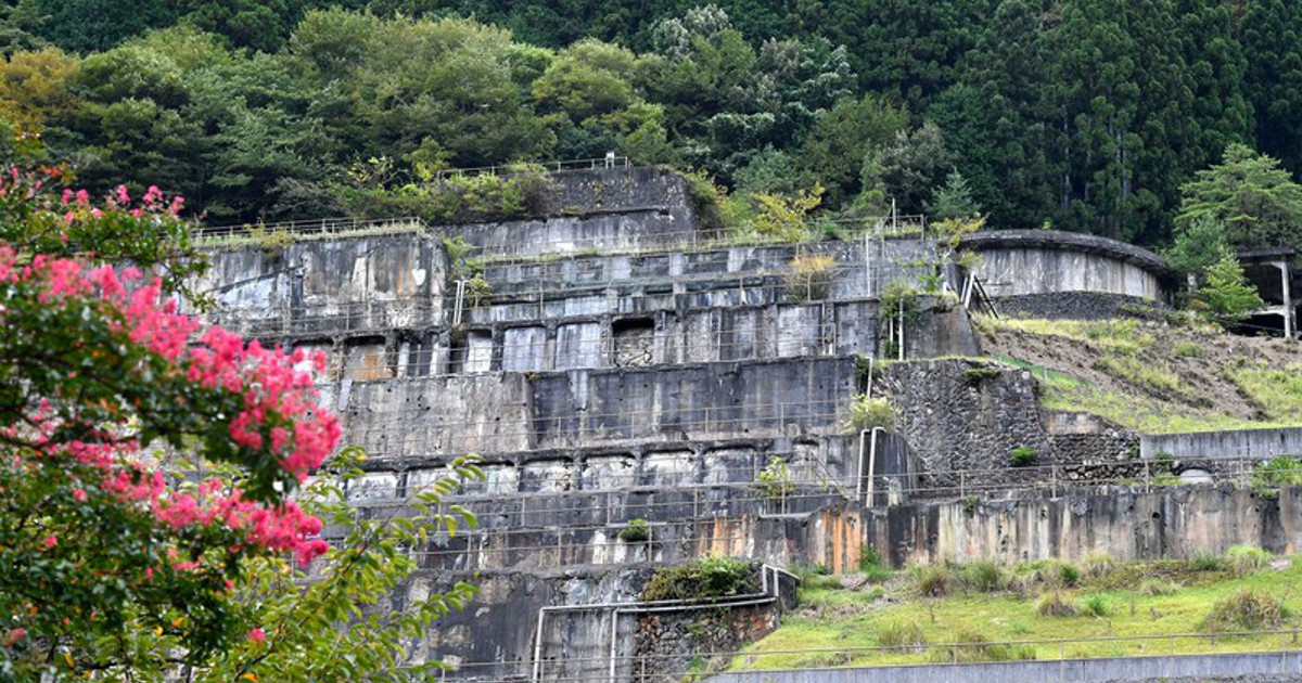 Retro Japan in Photos: Renewed interest in ore plant ruins as ...