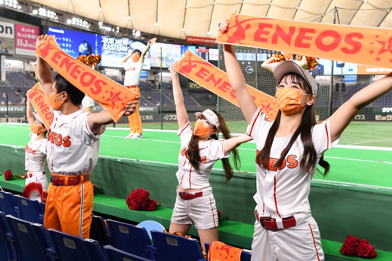 ENEOS （横浜市）の応援団（2回戦） 第93回都市対抗野球 [写真特集9/33] | 毎日新聞