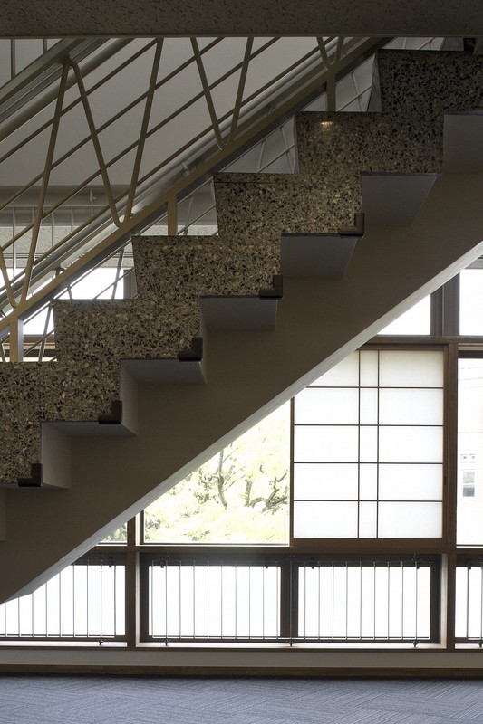 Retro Japan in Photos: Triangular library & museum in Tokyo a polygon ...