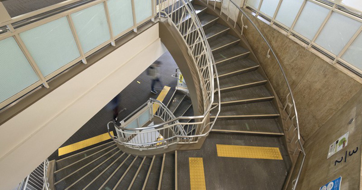 Retro Japan in Photos: Triangular library & museum in Tokyo a polygon ...
