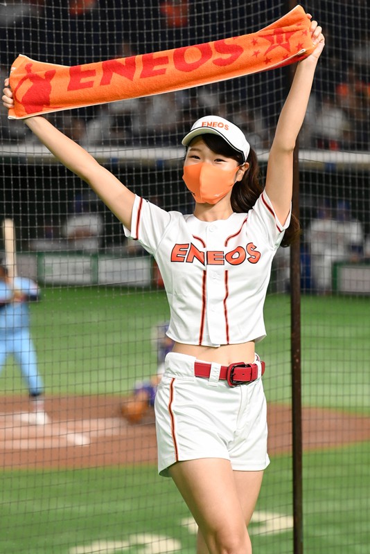 ENEOS（横浜市）の応援団（準決勝） 第93回都市対抗野球 [写真特集8/37] | 毎日新聞