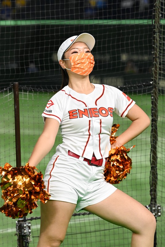 ENEOS（横浜市）の応援団（準決勝） 第93回都市対抗野球 [写真特集8/37] | 毎日新聞