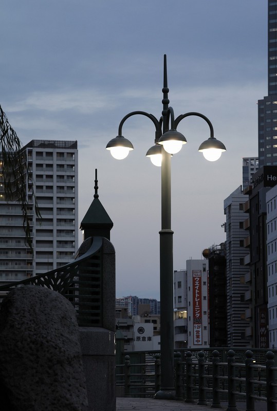 Retro Japan in Photos: 3-way bridge in central Tokyo boasts beautiful ...