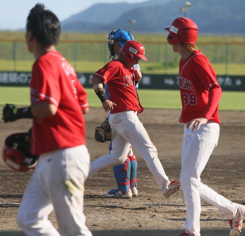 釜石野球団が3大会連続の優勝 JABA三陸沿岸クラブ野球大会 [写真特集1/7] | 毎日新聞