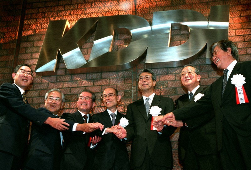 稲盛和夫氏死去 異業種挑戦、恐れず KDDIも育て | 毎日新聞