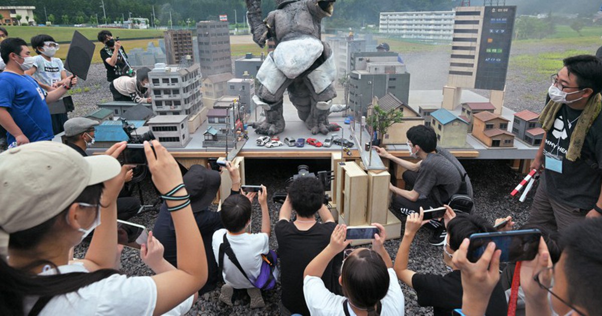 In Photos: Students get hands-on special effects filmmaking experience ...