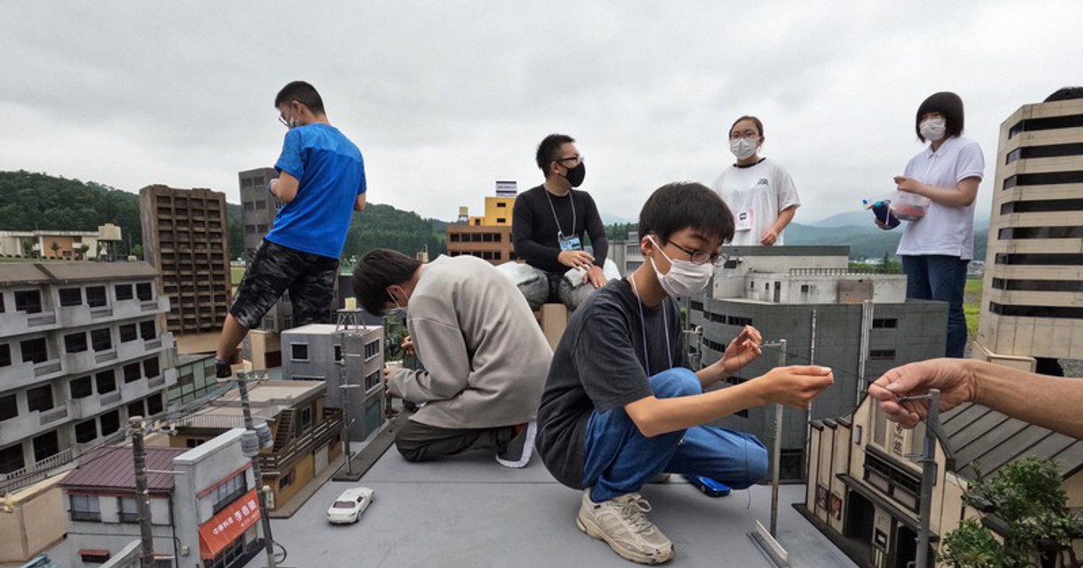 In Photos: Students get hands-on special effects filmmaking experience ...