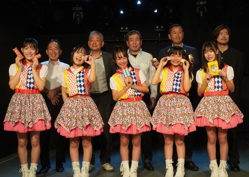 駄菓子の魅力、歌とダンスで アイドル「da-gashi☆」再始動 [写真特集2/4] | 毎日新聞