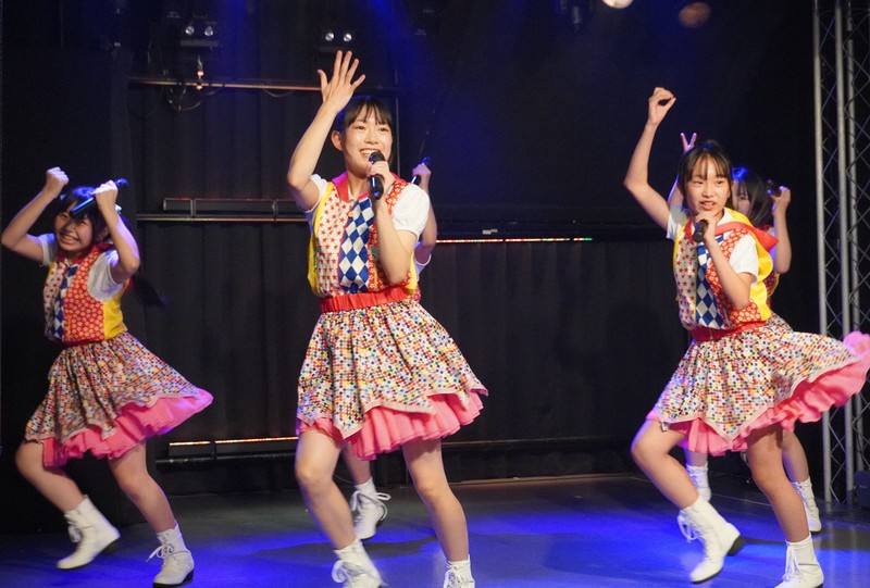 駄菓子の魅力、歌とダンスで アイドル「da-gashi☆」再始動 [写真特集1/4] | 毎日新聞