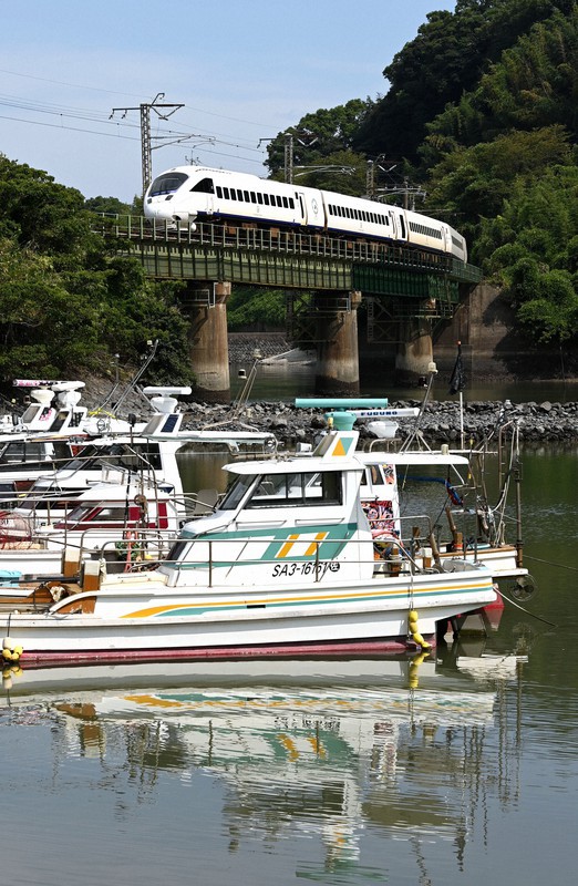 In Photos: 'Kamome' limited express trains approach last run on ...