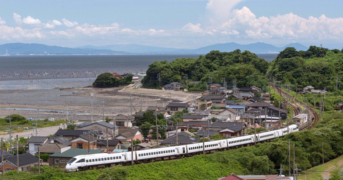 In Photos: 'Kamome' limited express trains approach last run on ...