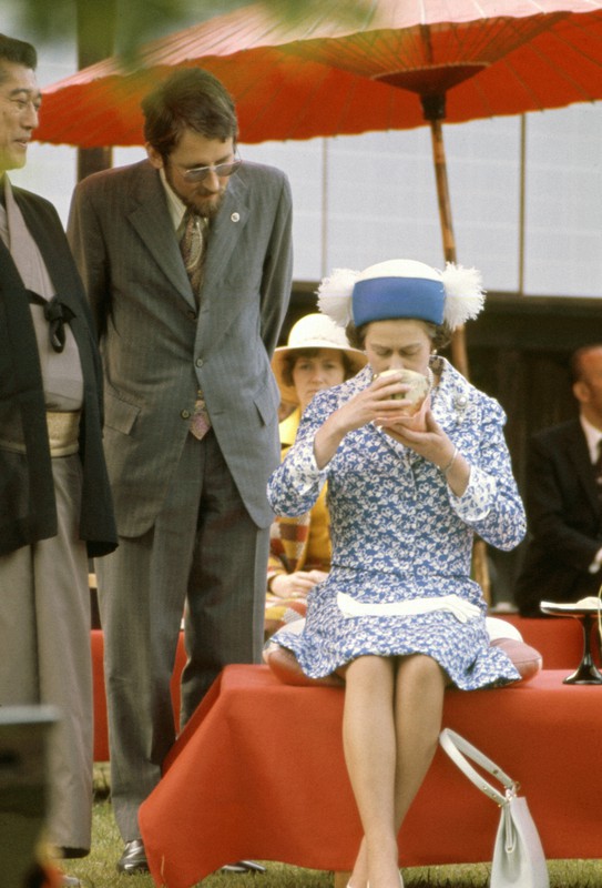 1975年来日時に京都を訪問 エリザベス女王 [写真特集5/17] | 毎日新聞