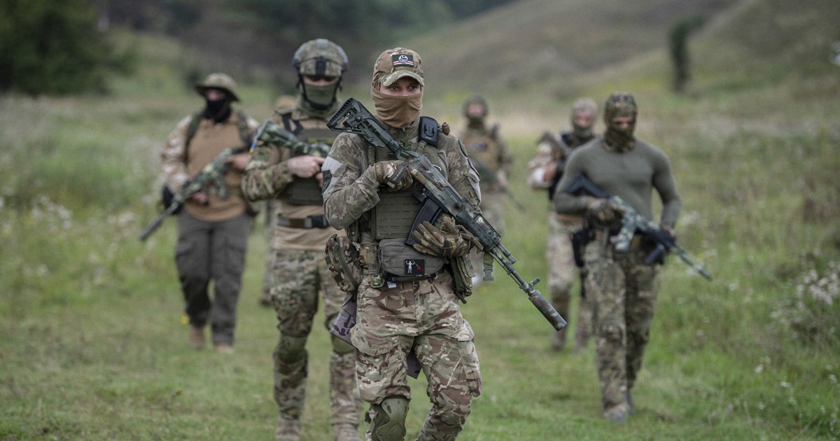 Russian forces retreat amid Ukrainian counteroffensive - The Mainichi