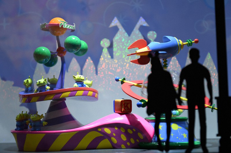 TDL開園40年で記念展 ミッキーの歴代コスチュームも [写真特集1/10] | 毎日新聞