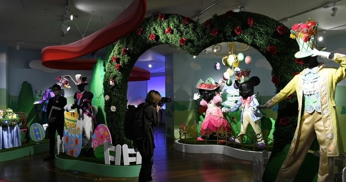 In Photos: Mickey and friends' colorful costumes on display near Tokyo ...