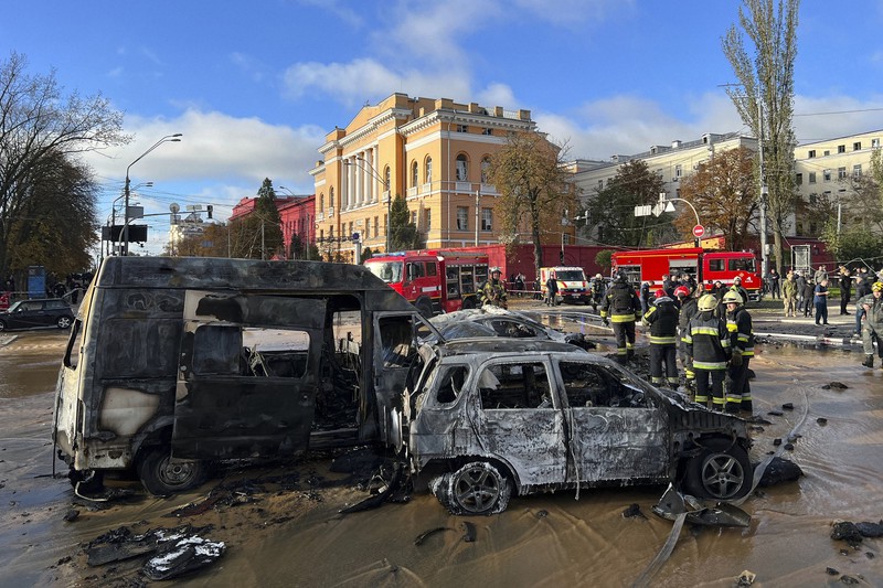 Russia strikes Kyiv, multiple Ukrainian cities; many dead - The Mainichi