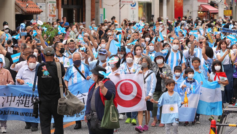 In Photos: Okinawan 'Uchinanchu' diaspora parade to kick off culture ...