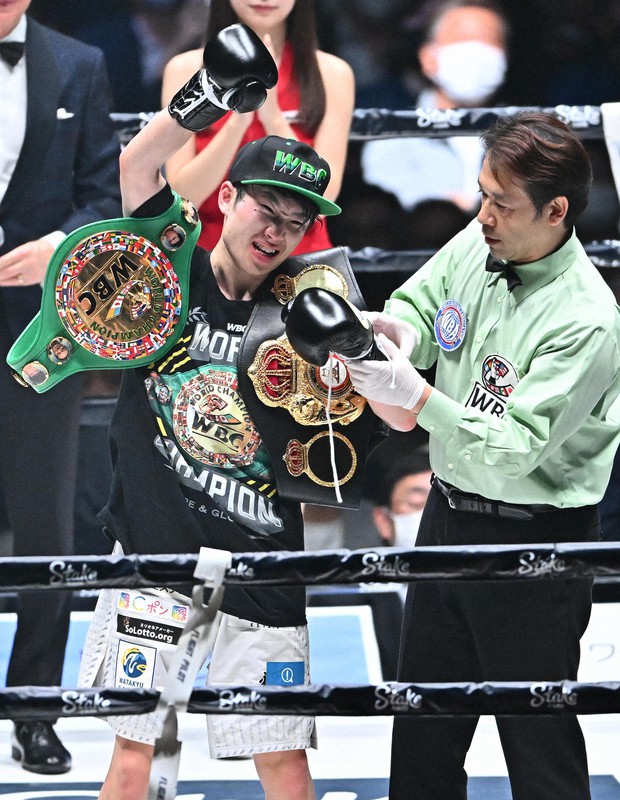 寺地拳四朗が2団体統一王者に 京口紘人破る WBC、WBA [写真特集1/12] | 毎日新聞