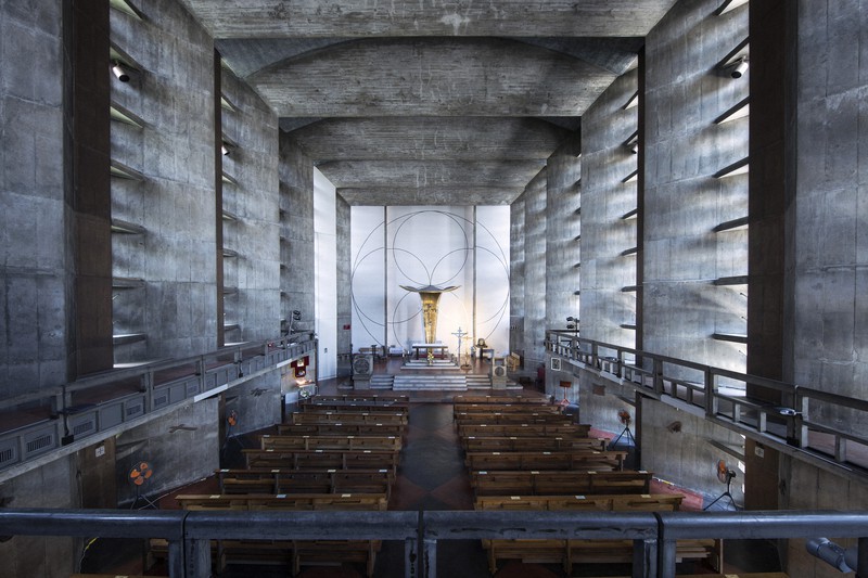 Retro Japan in Photos: 1956 church in bustling Tokyo a tranquil place ...