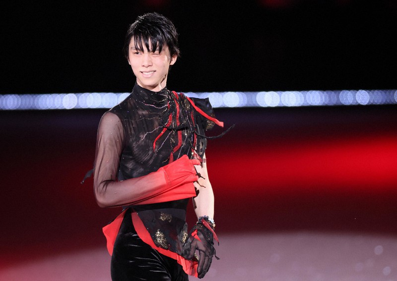 In Photos: Japanese skating star Yuzuru Hanyu performs 1st pro ice show ...