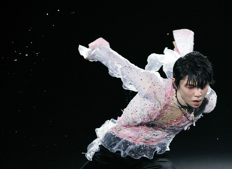 In Photos: Japanese skating star Yuzuru Hanyu performs 1st pro ice show ...