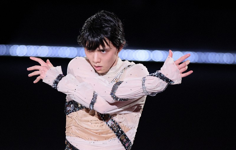 In Photos: Japanese skating star Yuzuru Hanyu performs 1st pro ice show ...