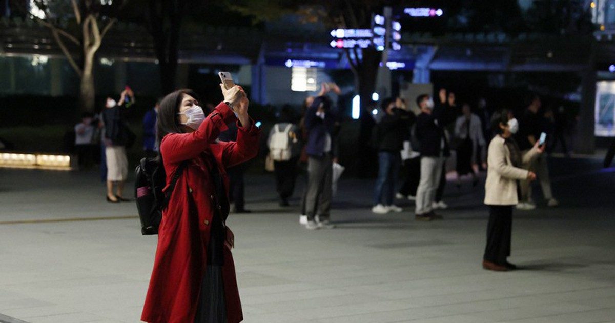 In Photos: Total lunar eclipse enthralls people across Japan in rare ...