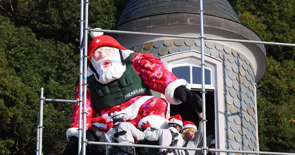 In Photos: Santa, world figures displayed atop Kobe home with hopes for ...