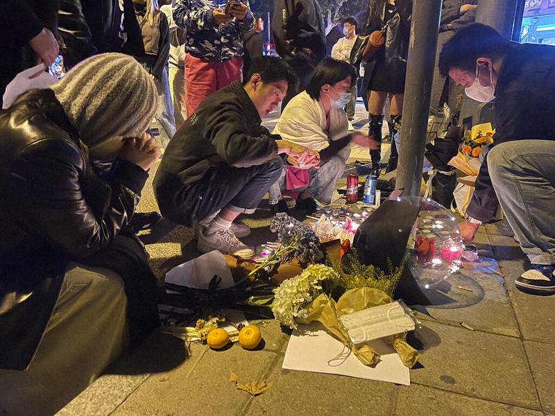 Protests of strict lockdown hit Shanghai, other China cities - The Mainichi