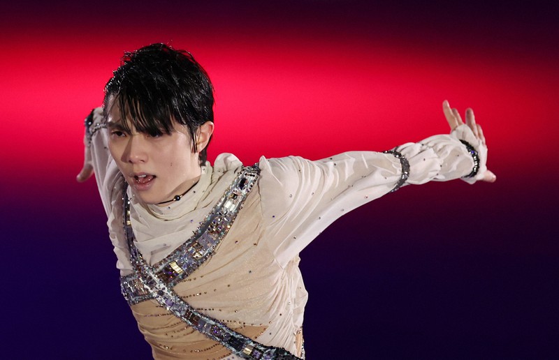 Japanese skating star Yuzuru Hanyu performs finale of 'Prologue' ice ...
