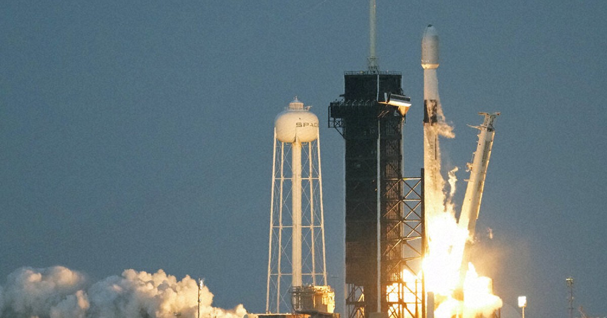 SpaceX gives rival's internet satellites ride to orbit - The Mainichi