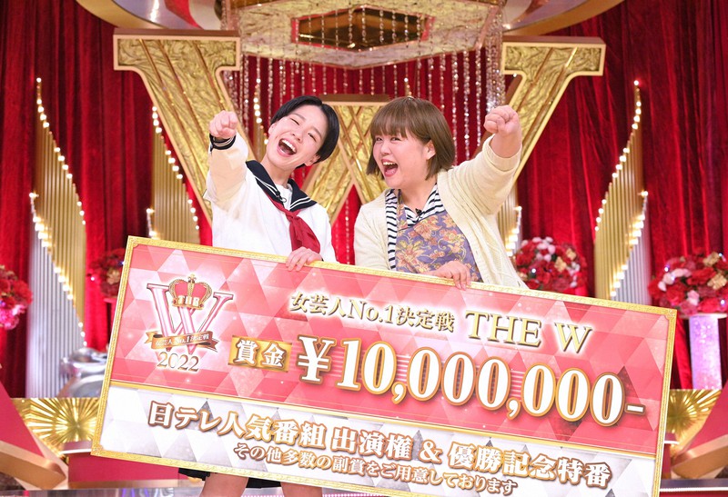 「天才ピアニスト」が6代目女王に 昨年は準優勝 THE W [写真特集6/23] | 毎日新聞