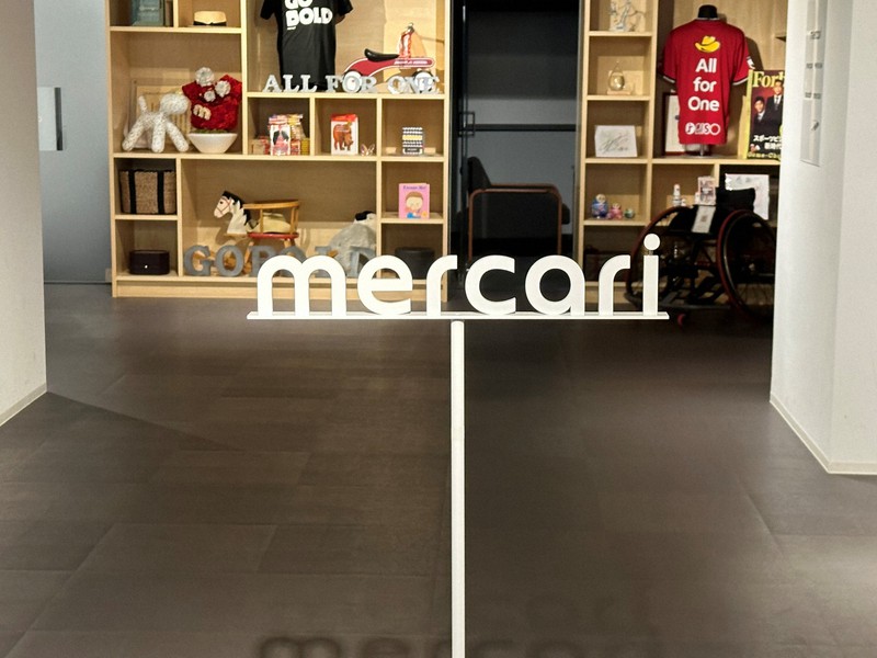 Showa-era retro items popular as Christmas gifts on flea market app ...