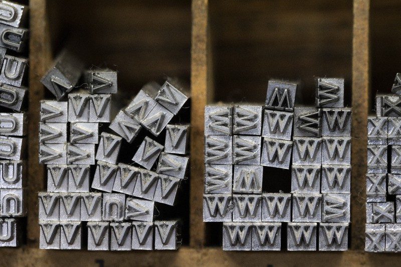 Retro Japan in Photos: 112-yr-old Tokyo press still making its imprint ...