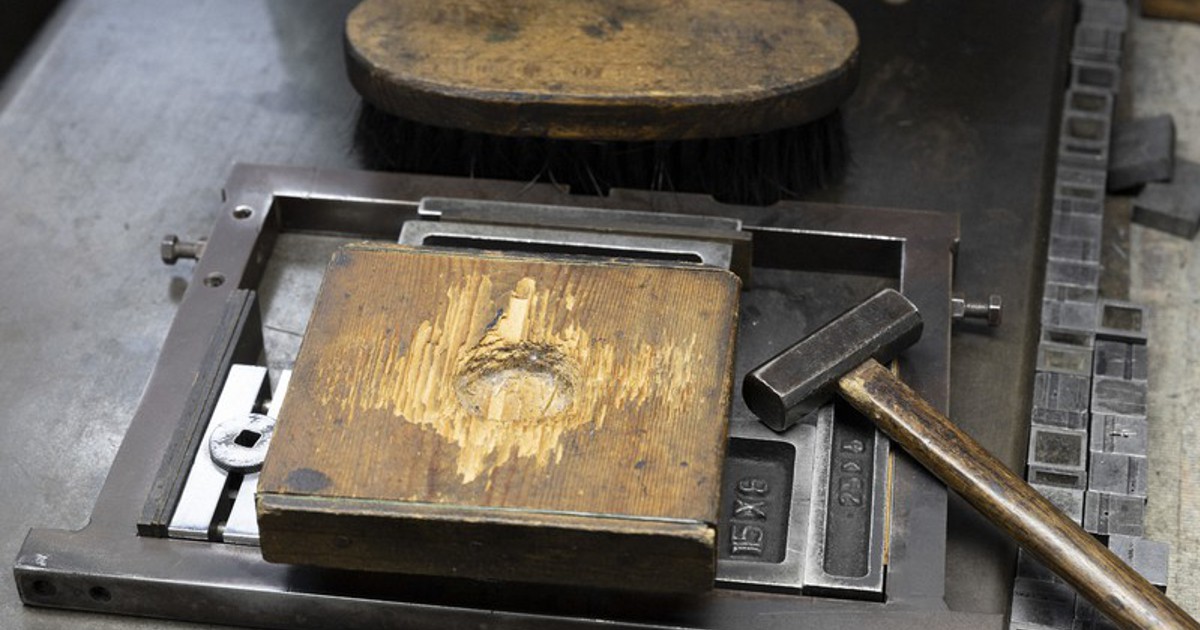 Retro Japan in Photos: 112-yr-old Tokyo press still making its imprint ...