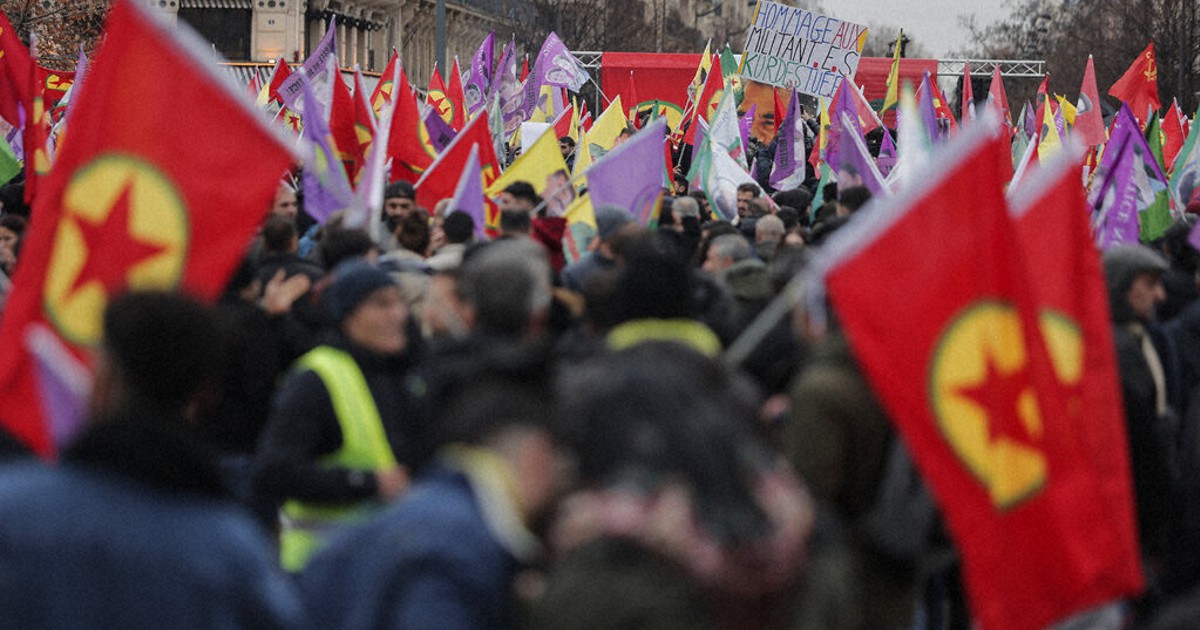 Kurds, anti-racism groups gather after deadly Paris shooting - The Mainichi