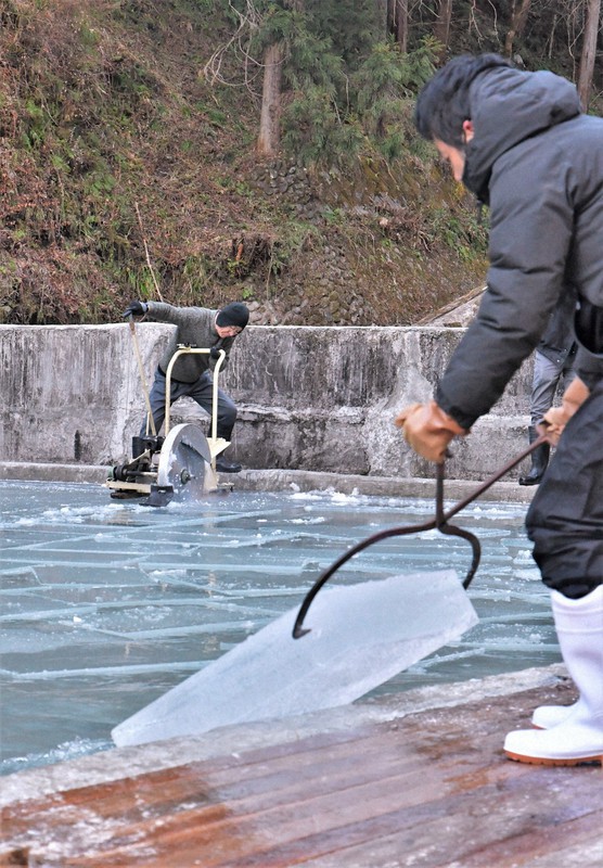 In Photos: Natural ice harvest begins in east Japan, ready for summer's ...