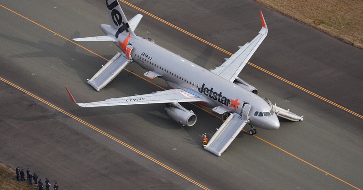 In Photos: Jetstar plane makes emergency landing in central Japan after ...